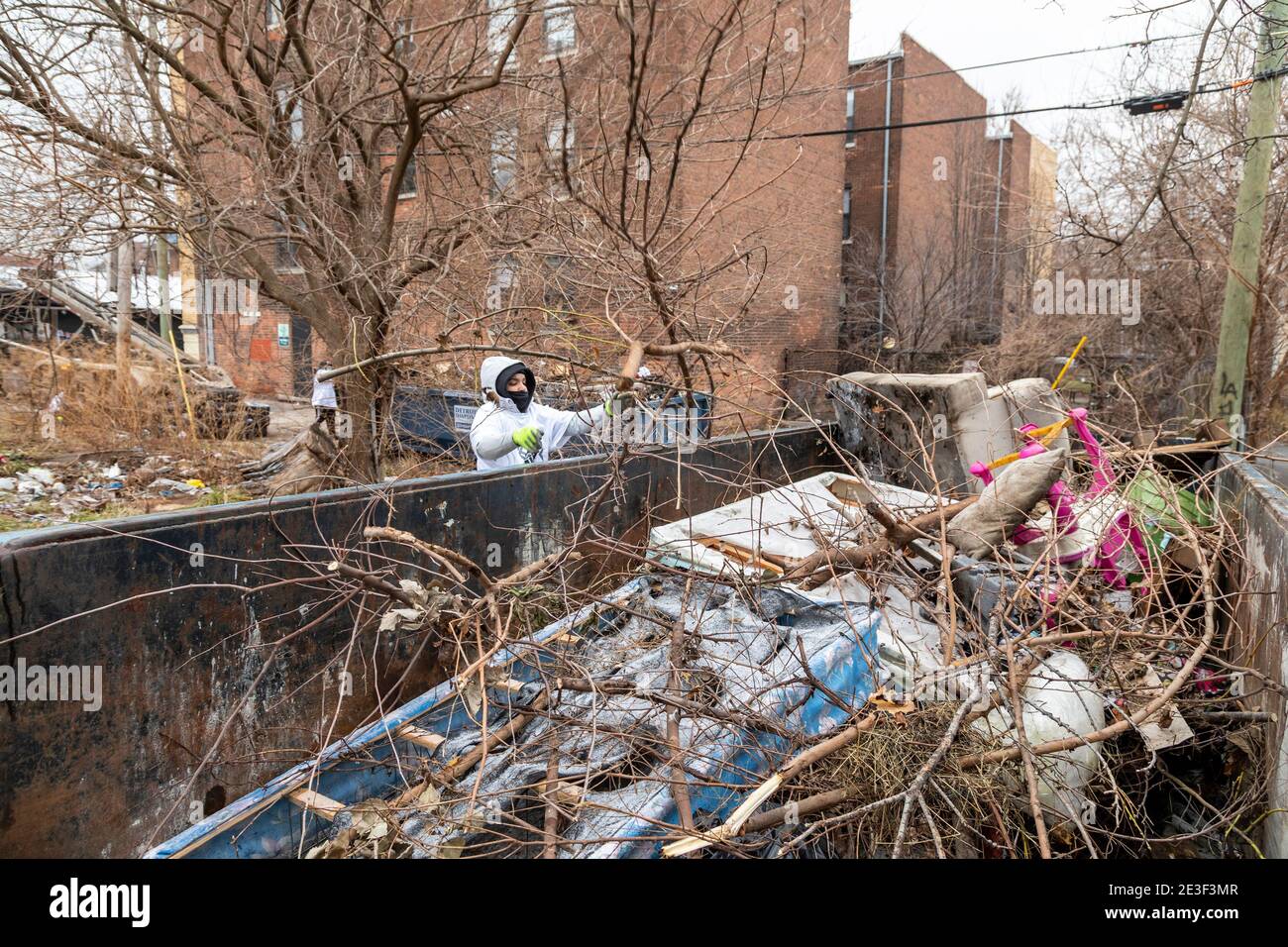 Trash service dumpster hi-res stock photography and images - Alamy