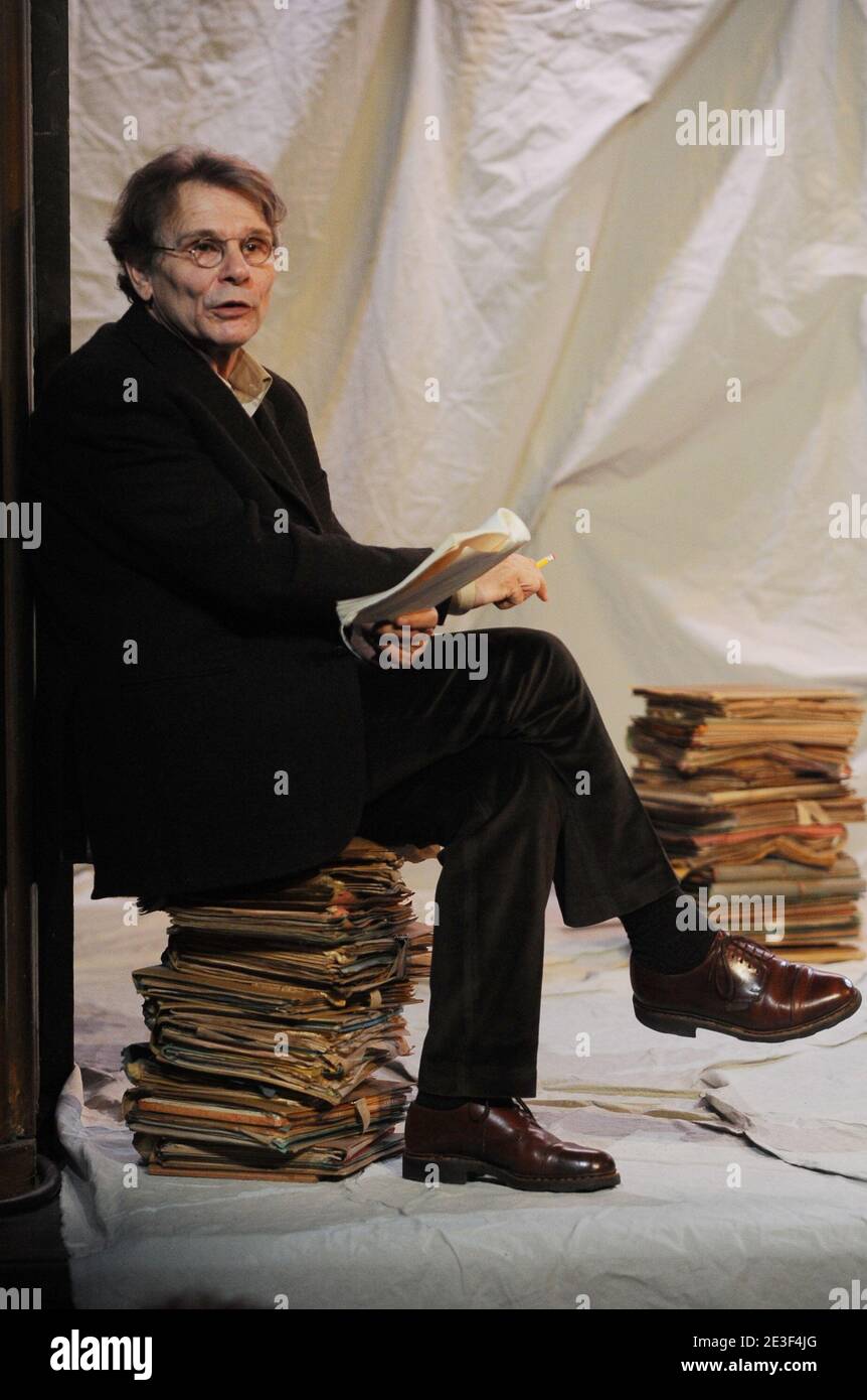 Daniel Pennac performs Herman Melville's play 'Bartleby' staged by ...