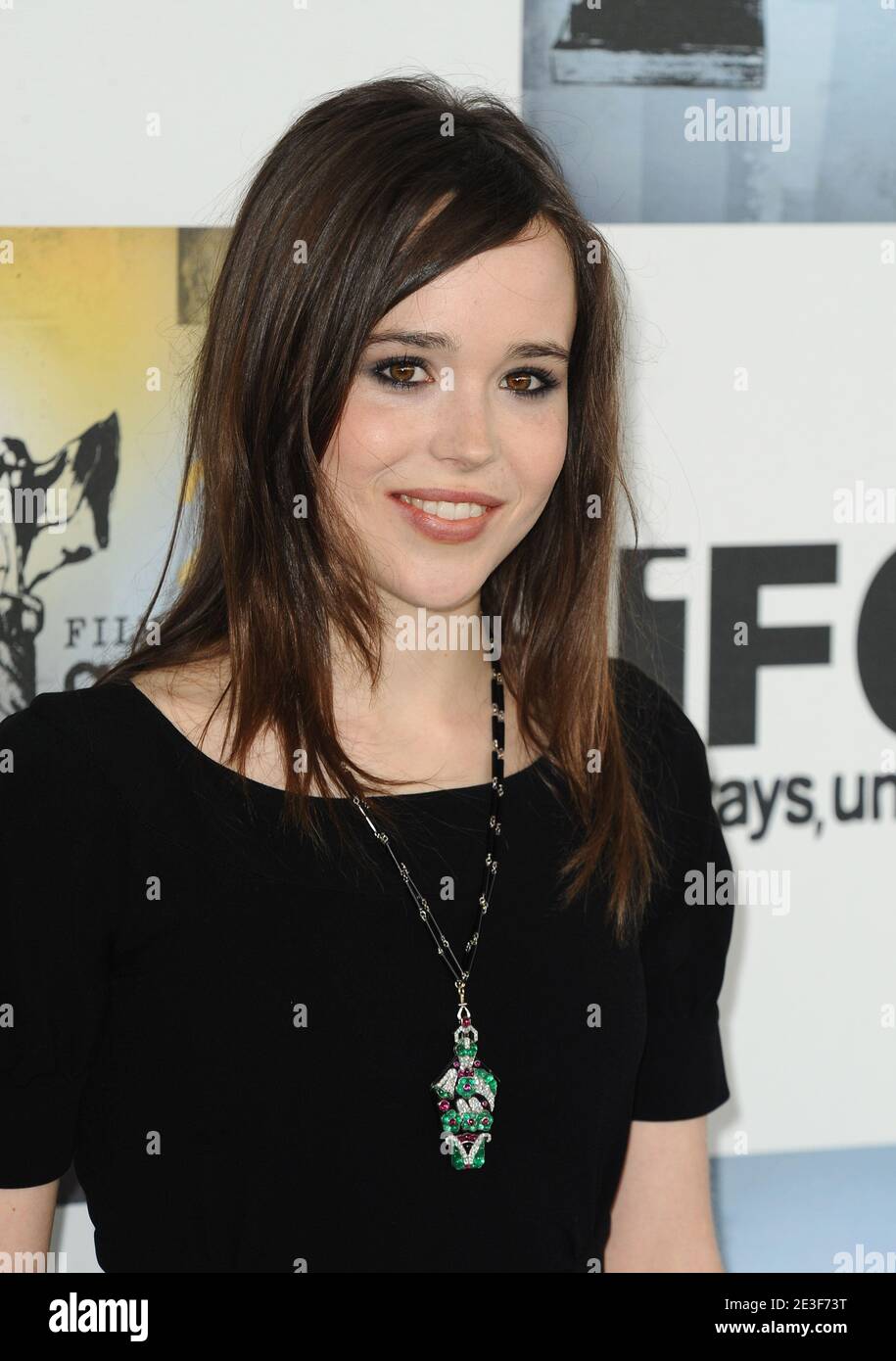 Ellen Page attends the 2009 Film Independent's Spirit Awards. Los ...