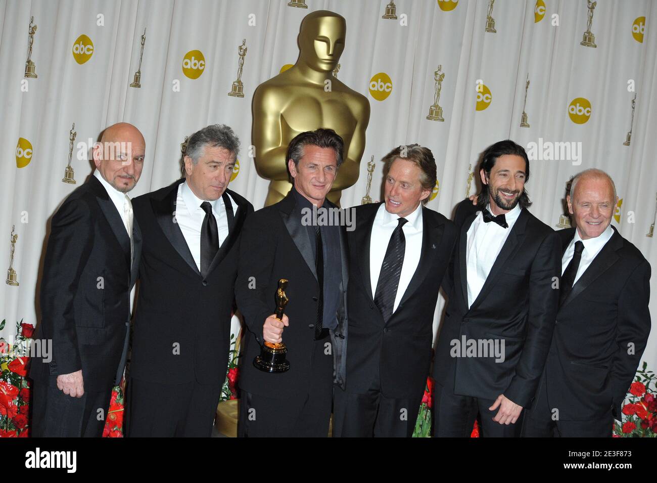 (left to right) Ben Kingsley, Robert De Niro, winner of Best Actor Sean ...