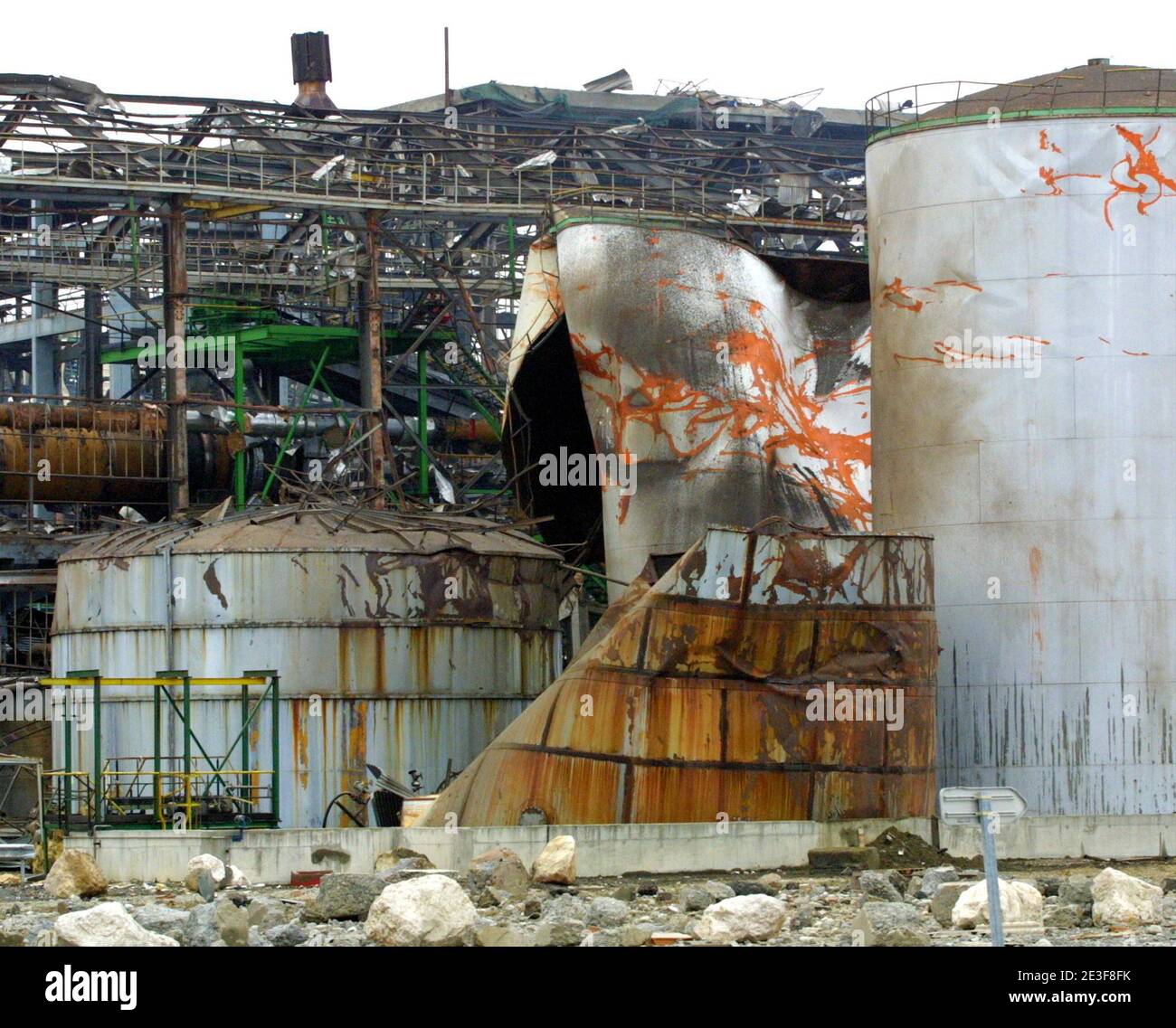 Explosion industrielle hi-res stock photography and images - Alamy