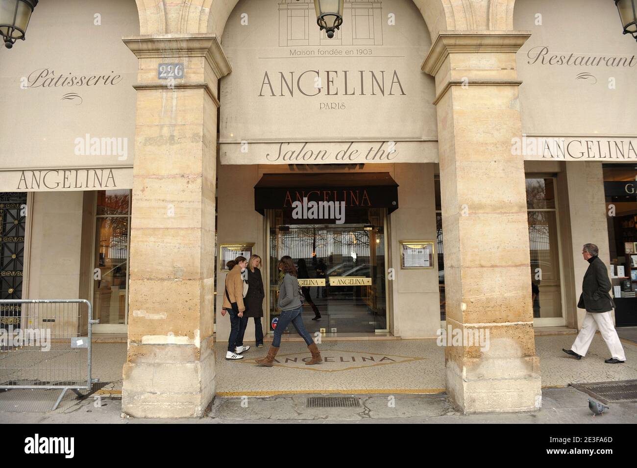 Angelina paris france rue de rivoli hi-res stock photography and images ...