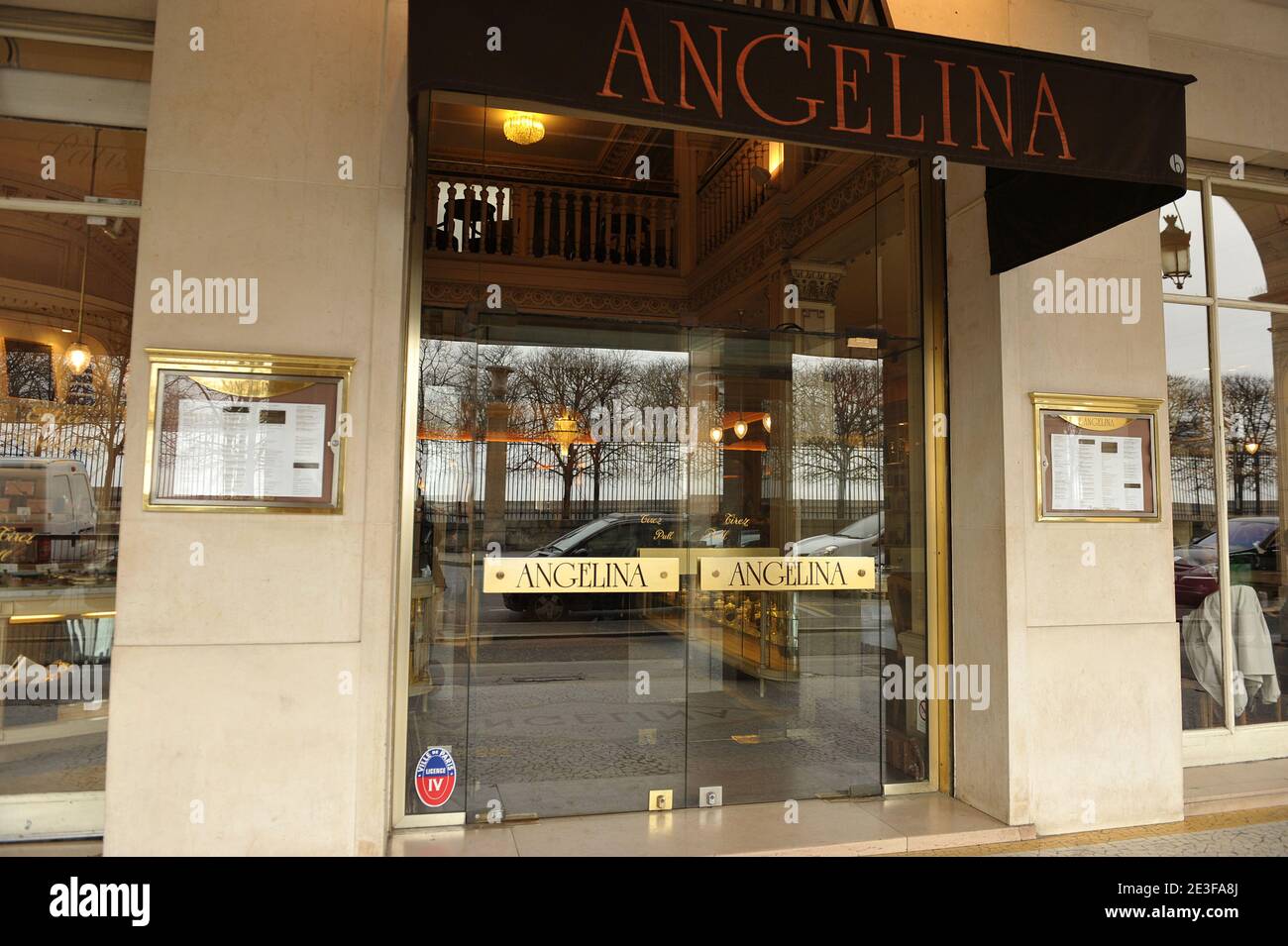 Angelina paris france rue de rivoli hi-res stock photography and images ...
