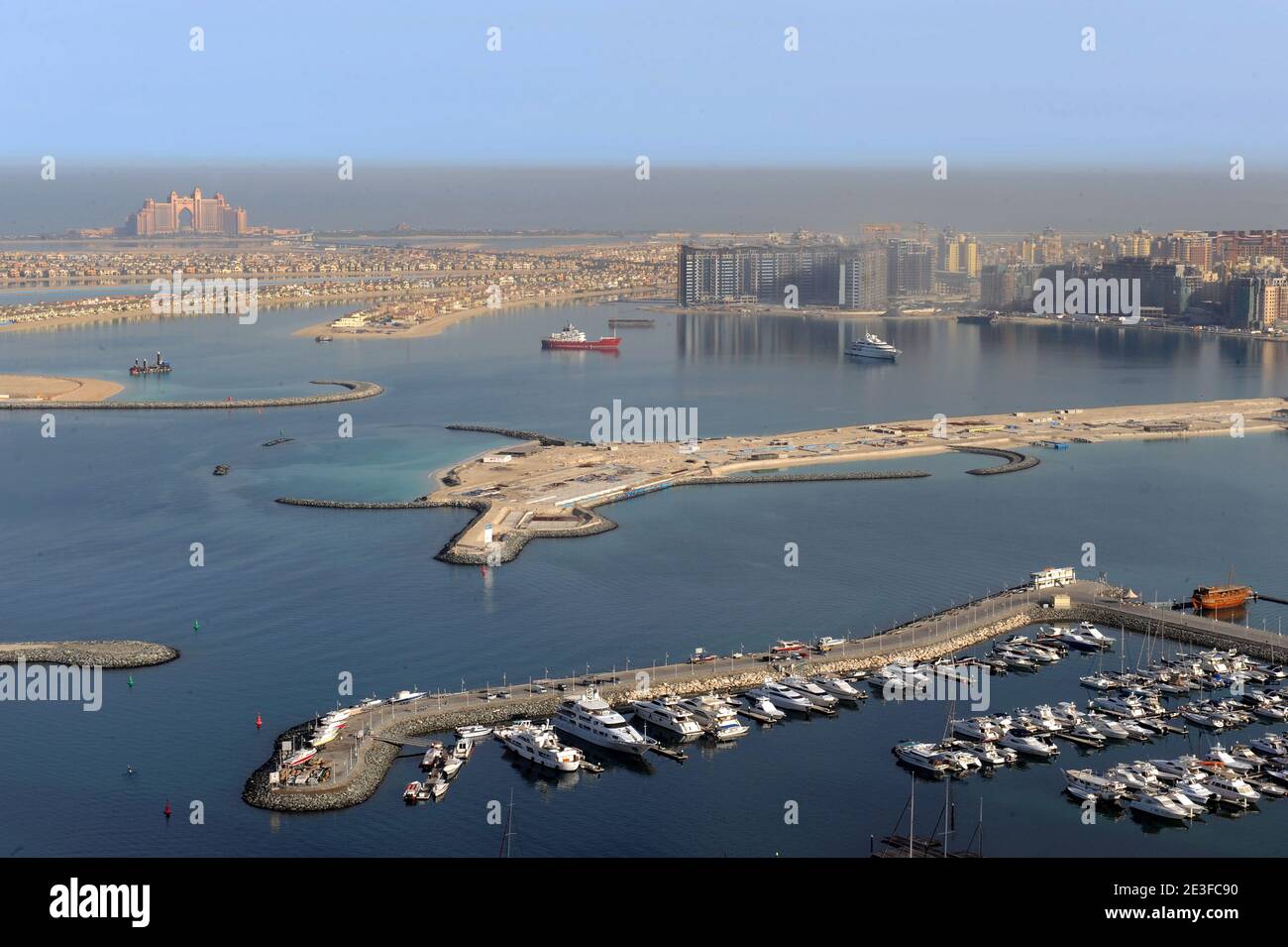 General view of the 'Palm Island Jumeirah', and the 'Atlantis The Palm ...