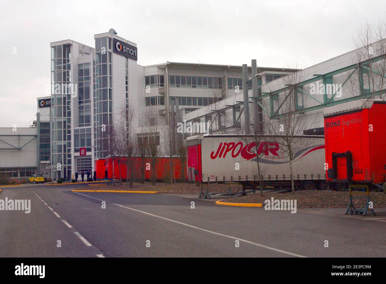 Smart swatch car hi-res stock photography and images - Alamy