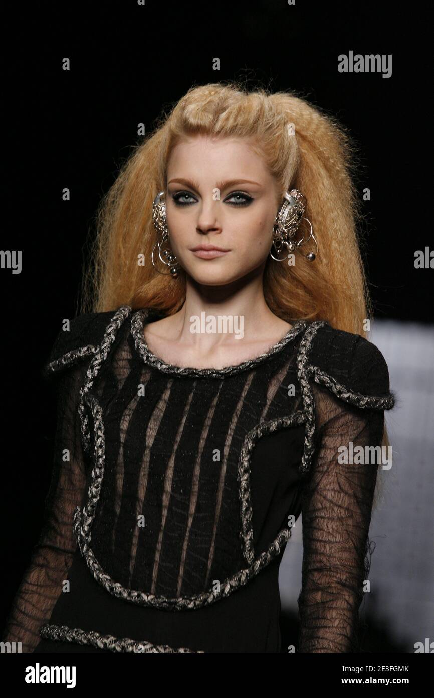 Jessica stam paris hi-res stock photography and images - Alamy