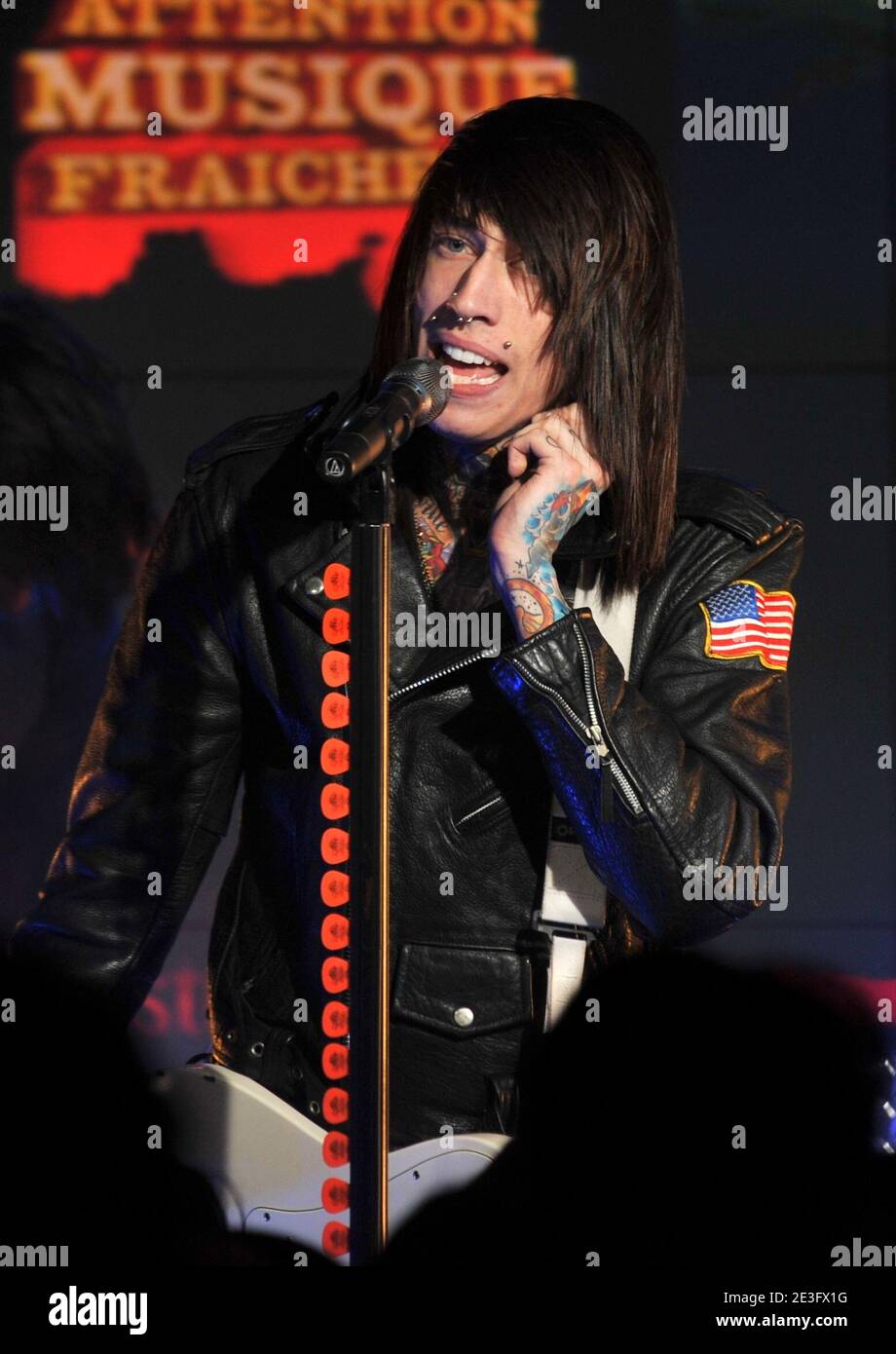Trace Cyrus from US and group Metro Station performs live at the Show ...