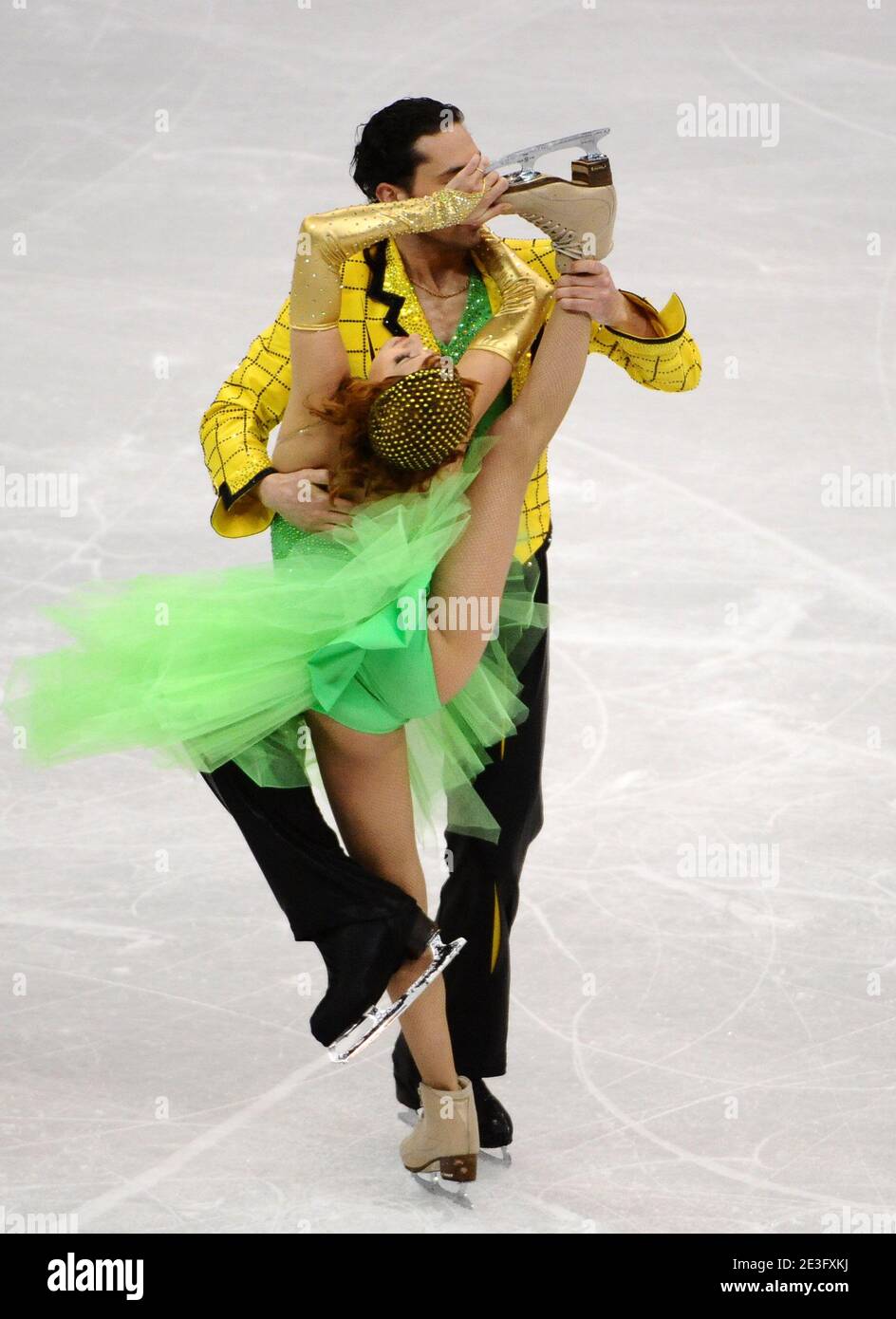 Jana Khokhlova and Sergei Novitski of Russia compete at the 2009 World ...