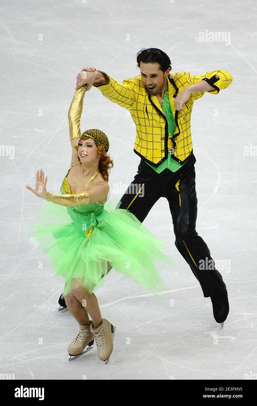 Jana Khokhlova and Sergei Novitski of Russia compete at the 2009 World ...
