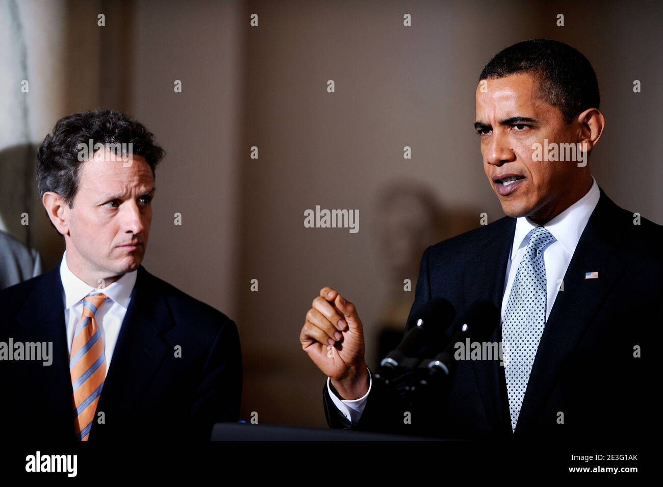 Geithner obama hi-res stock photography and images - Alamy