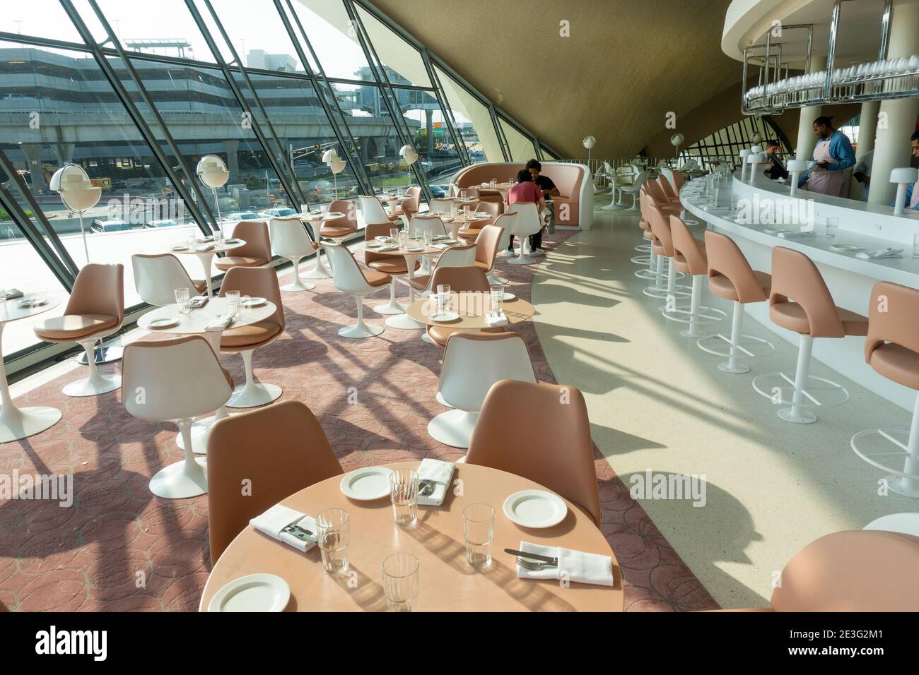 American airlines airport lounge hi-res stock photography and images ...