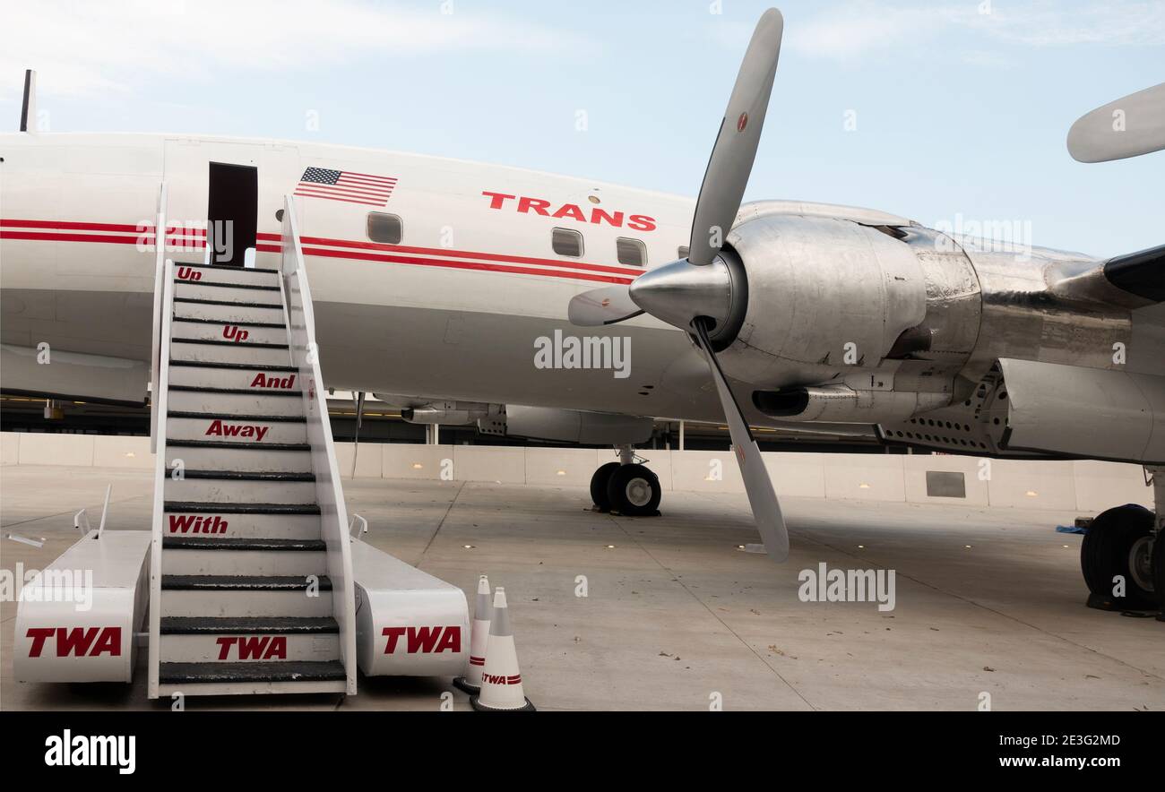 Twa airplane hi-res stock photography and images - Alamy