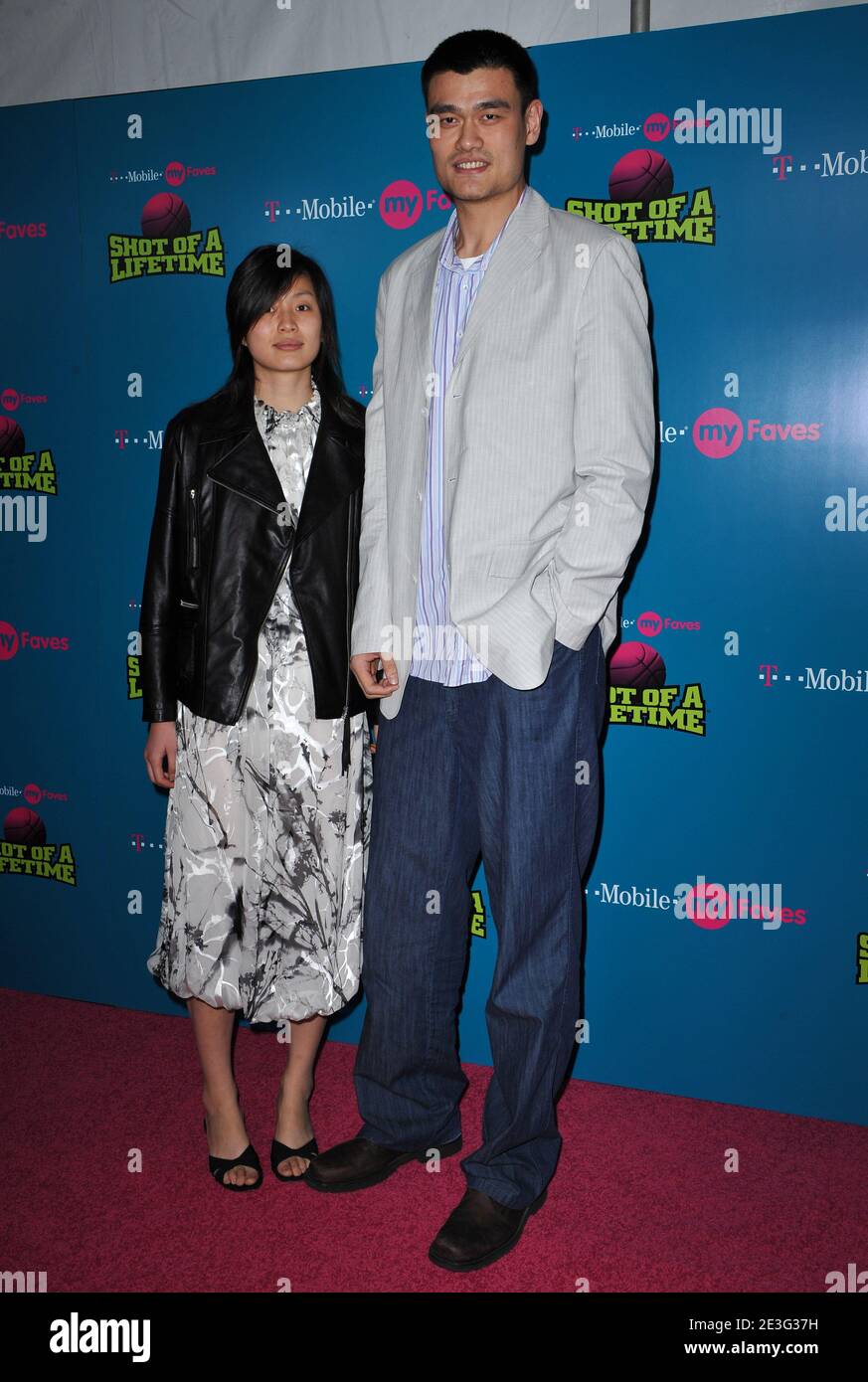 Yao Ming and his wife attend the T-Mobile myFaves Shot of a Lifetime ...