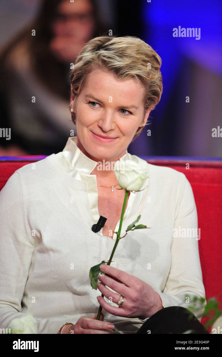 Elise lucet hi-res stock photography and images - Alamy