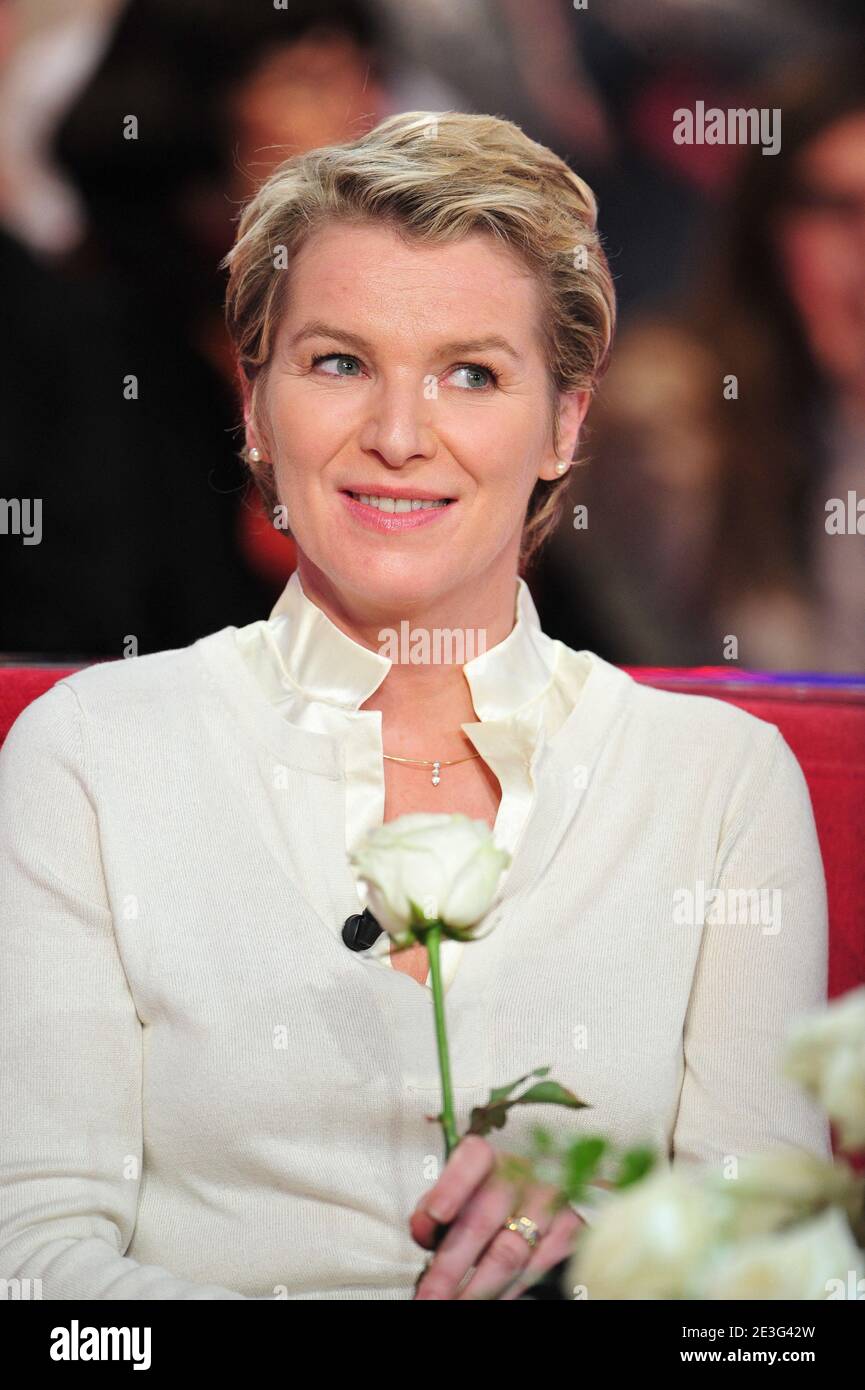 Elise lucet hi-res stock photography and images - Alamy