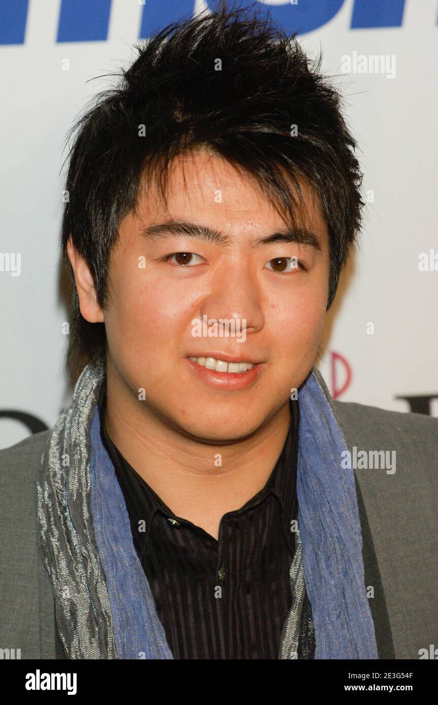 Lang attend hi-res stock photography and images - Alamy