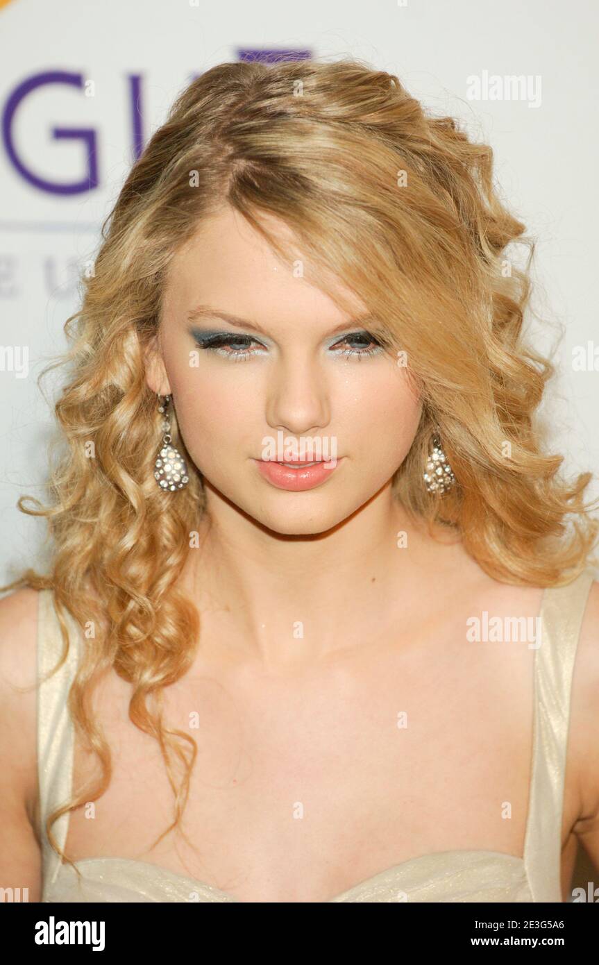 Singer Taylor Swift attends arrivals for Clive Davis Pre-Grammy Party ...