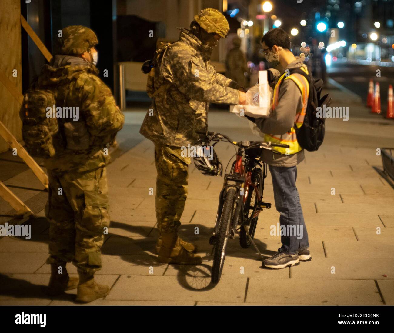 Capitol security guard riot hi-res stock photography and images - Alamy