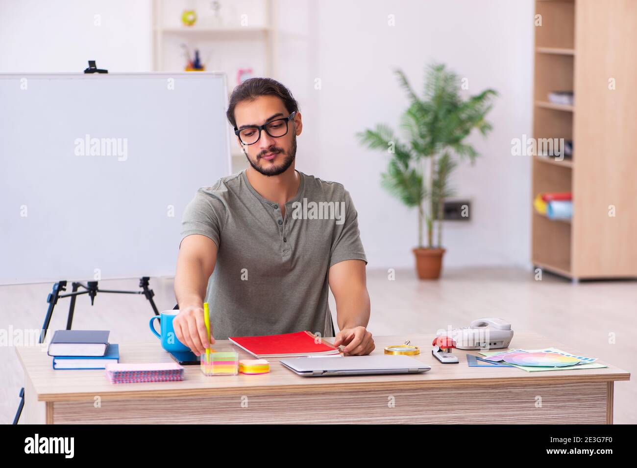 Drafting board student hi-res stock photography and images - Alamy