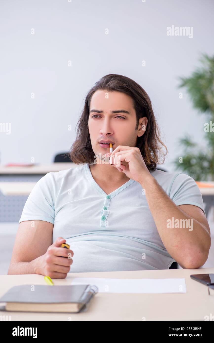 Cigarettes learning hi-res stock photography and images - Alamy