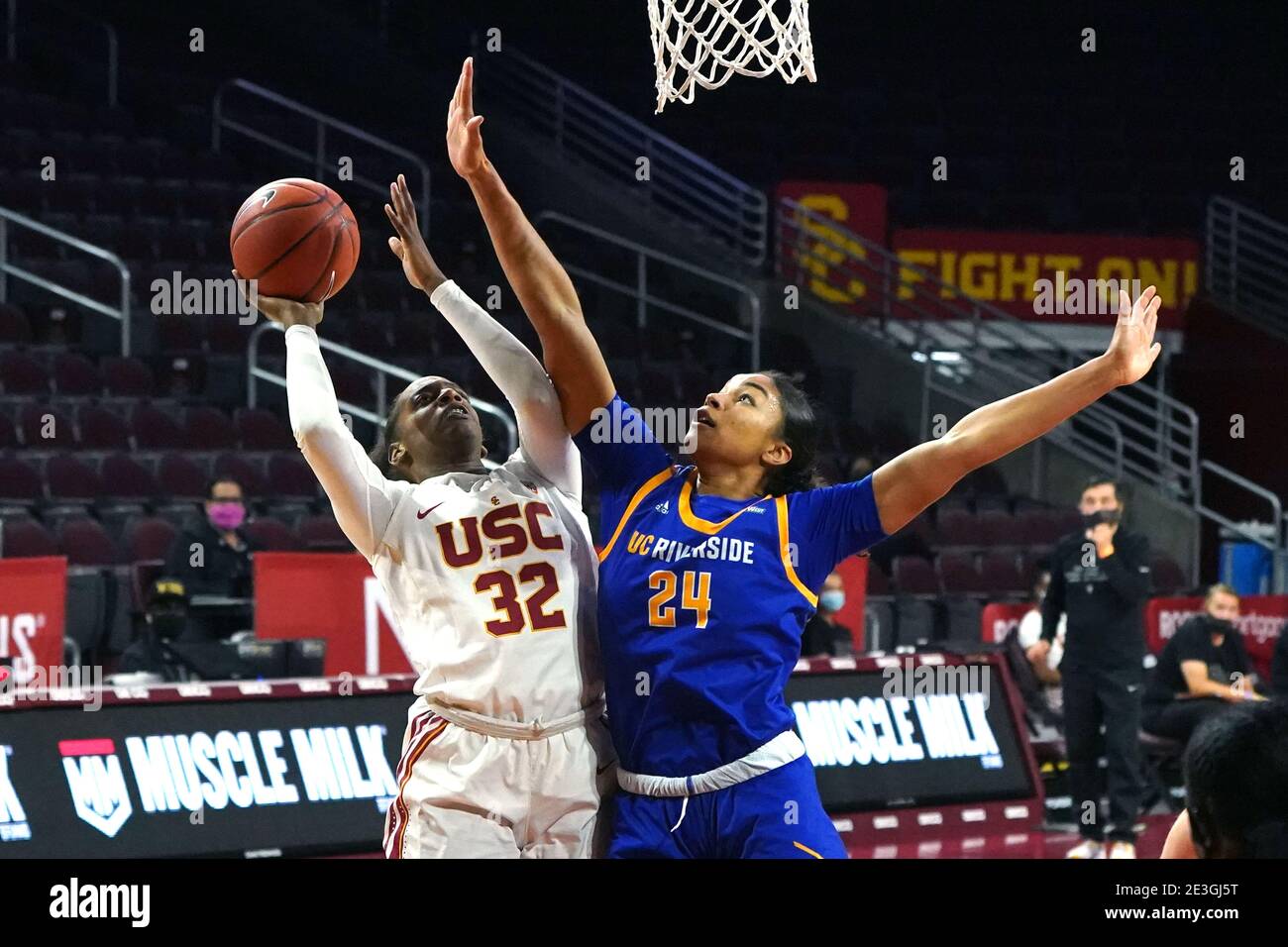 Southern California Trojans forward Jordyn Jenkins (32) is defended by UC Riverside Highlanders ...