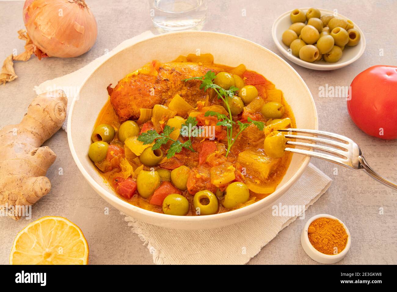 Traditional tagine plate with chicken, lemon and olive Stock Photo - Alamy
