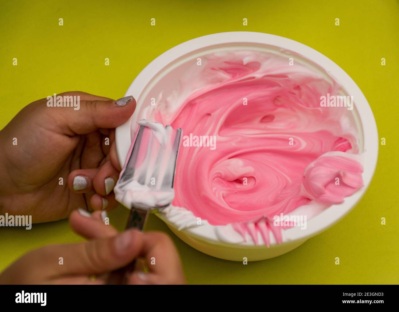 bowl with a colorful slime, making a slime at a birthday party ...
