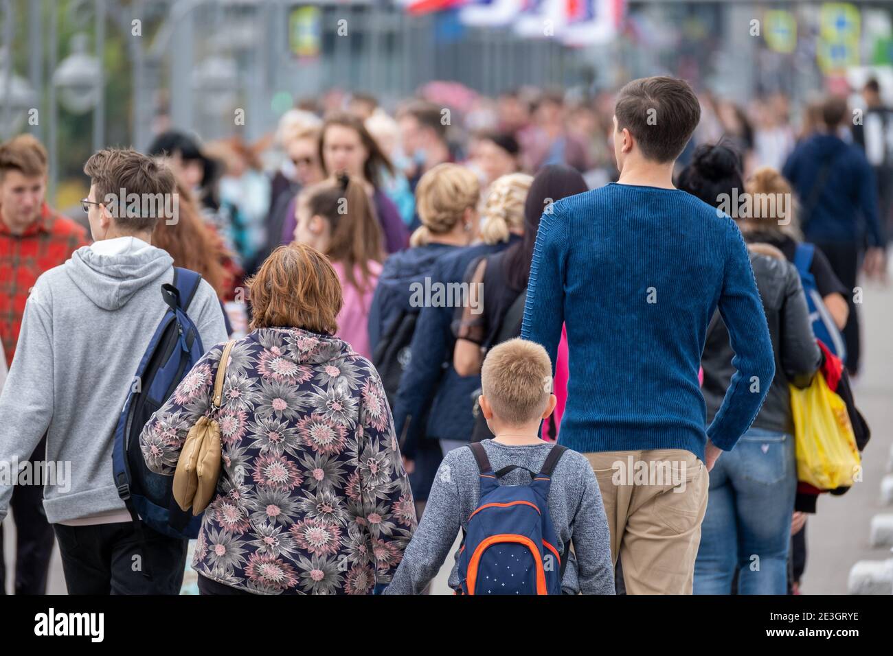 Busy large human family hi-res stock photography and images - Alamy