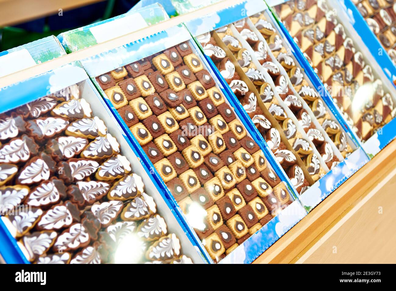 Confectionery shelf hi-res stock photography and images - Alamy