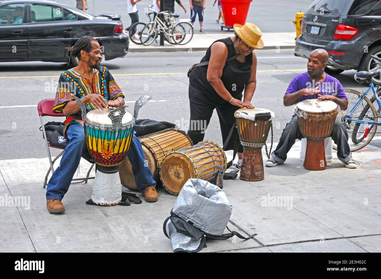 Drummers - street performers Stock Photo - Alamy