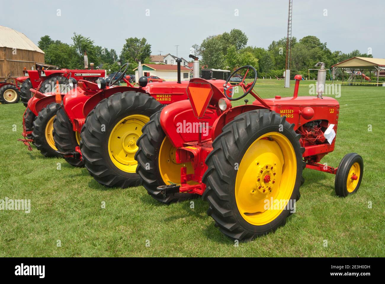 Antique tractors agricultural show hi-res stock photography and images ...