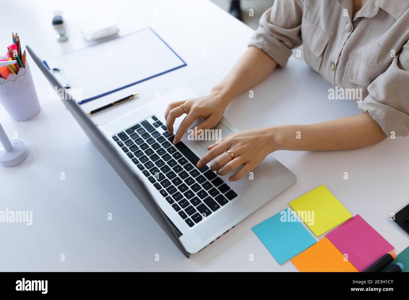 Working asian businessman office hi-res stock photography and images ...