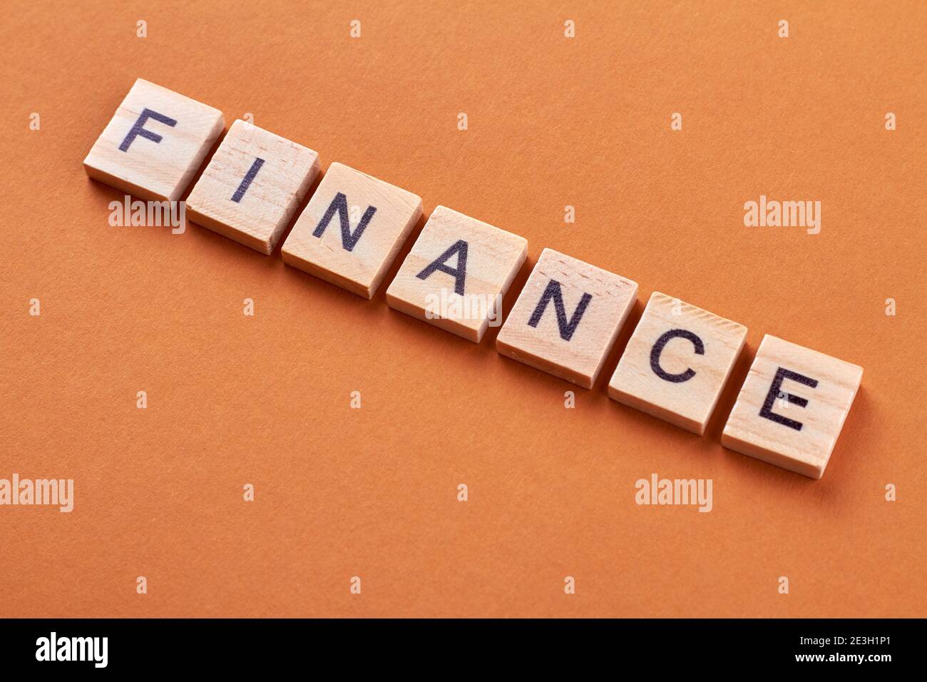 Money symbol wooden blocks hi-res stock photography and images - Alamy