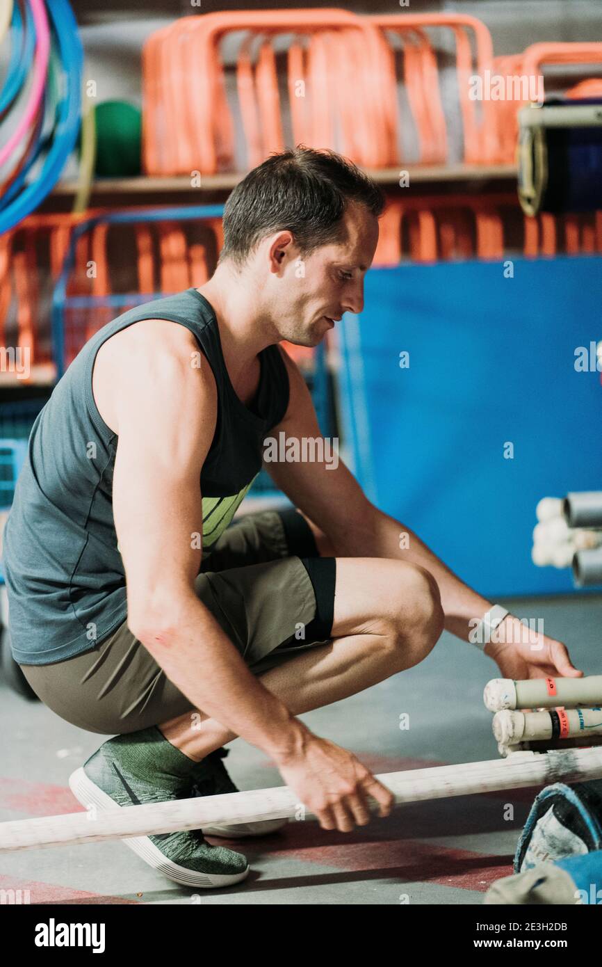 France pole vault hi-res stock photography and images - Alamy