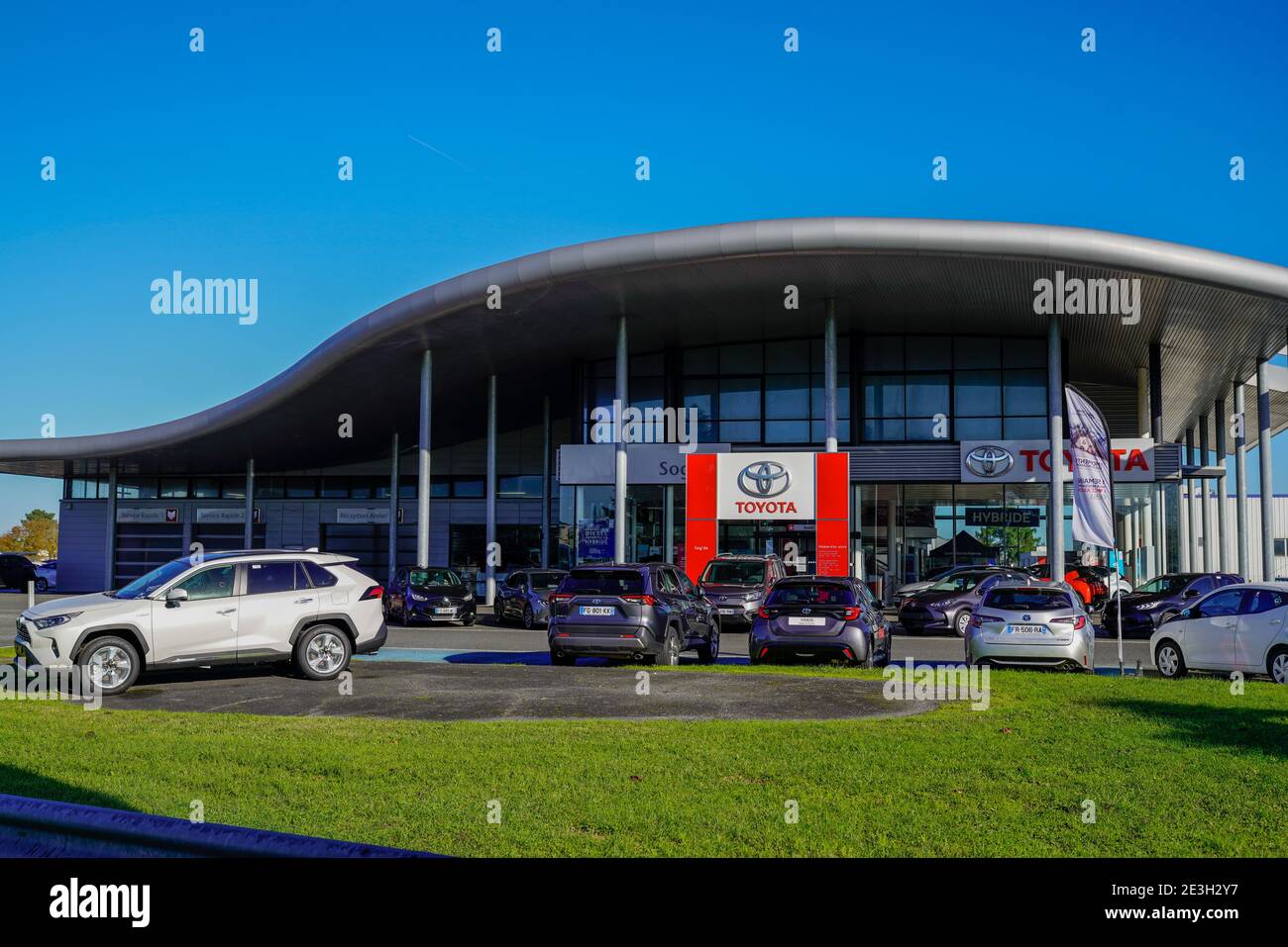 Toyota dealership asia hi-res stock photography and images - Alamy