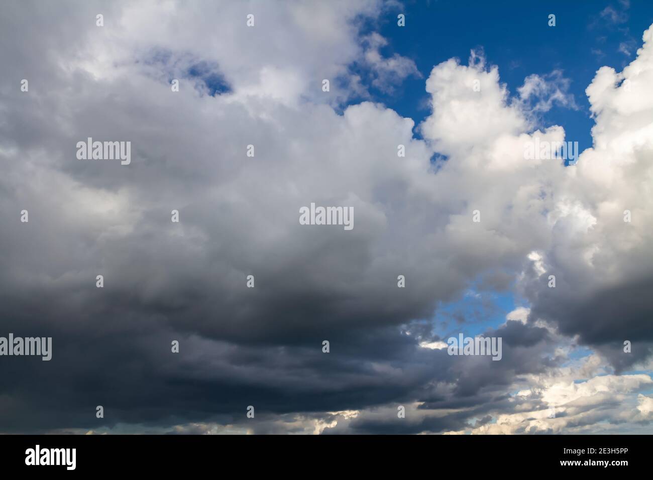 Dark grey storm clouds before rain. Dramatic natural sky background ...