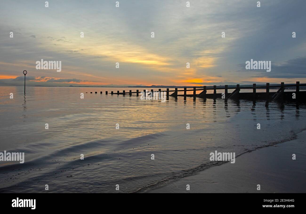 Peeked out hi-res stock photography and images - Alamy