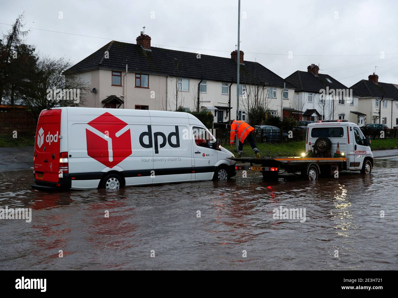 Dpd delivery driver hi-res stock photography and images - Alamy