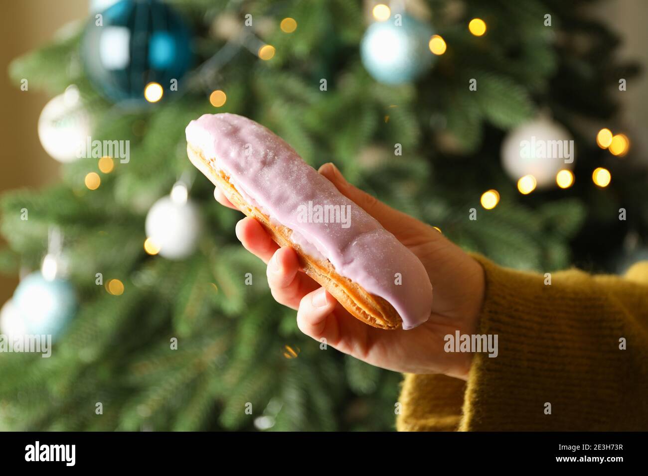 Christmas eclairs hi-res stock photography and images - Alamy