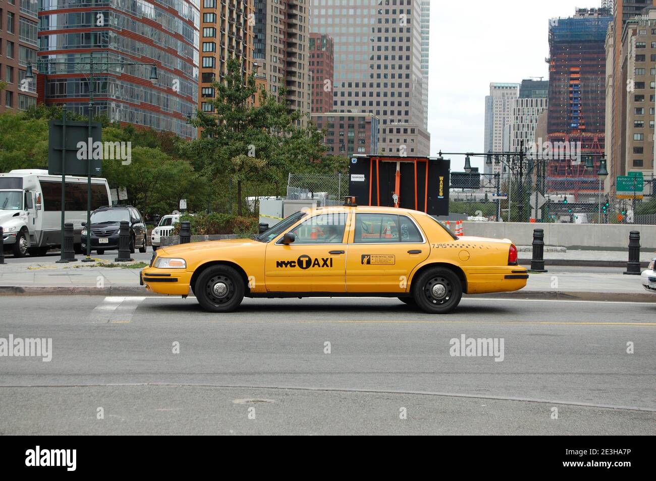 Yellow cab New York USA taxicab square parked architecture cabbie ...