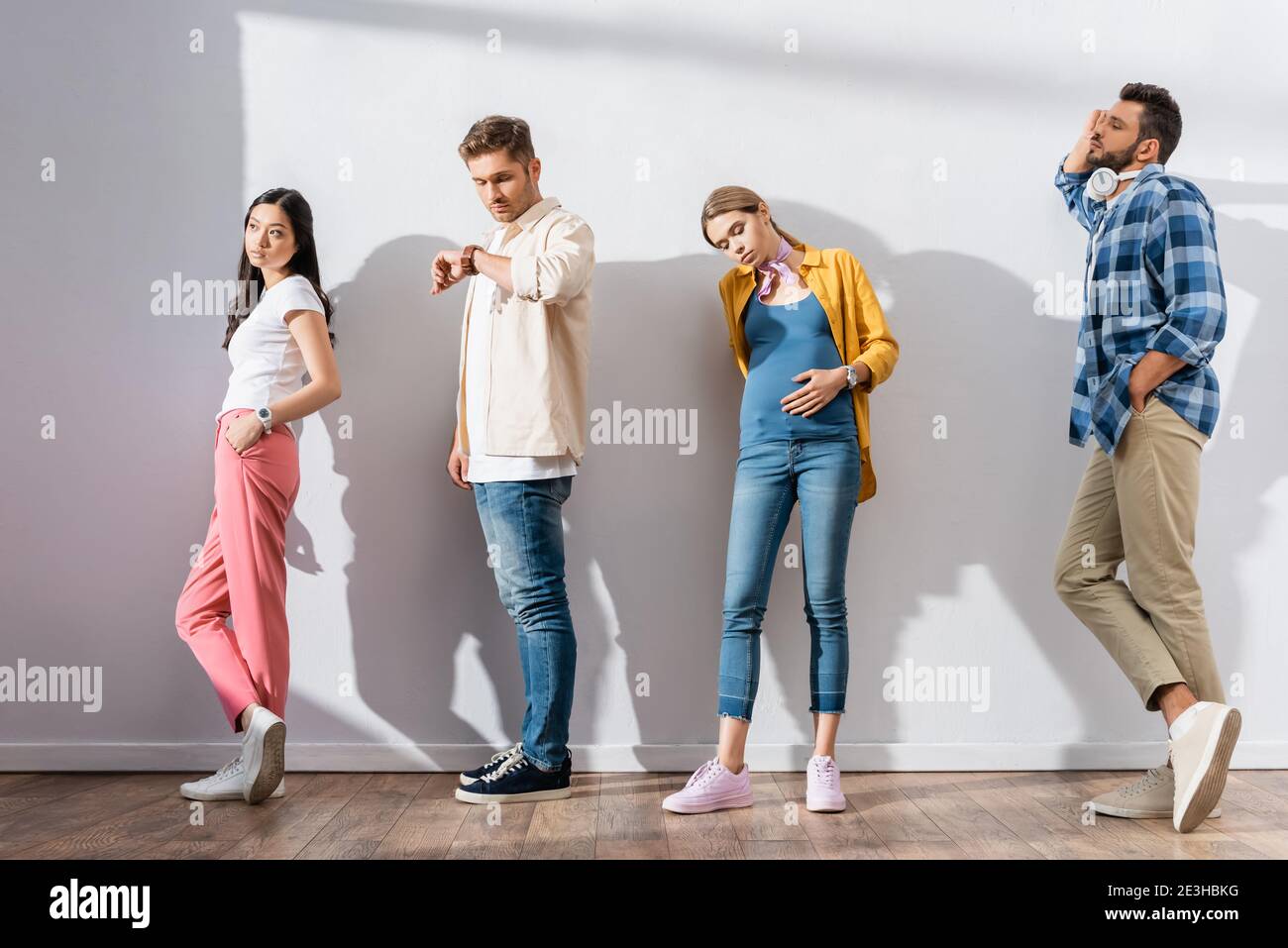 Queue wait time hi-res stock photography and images - Alamy