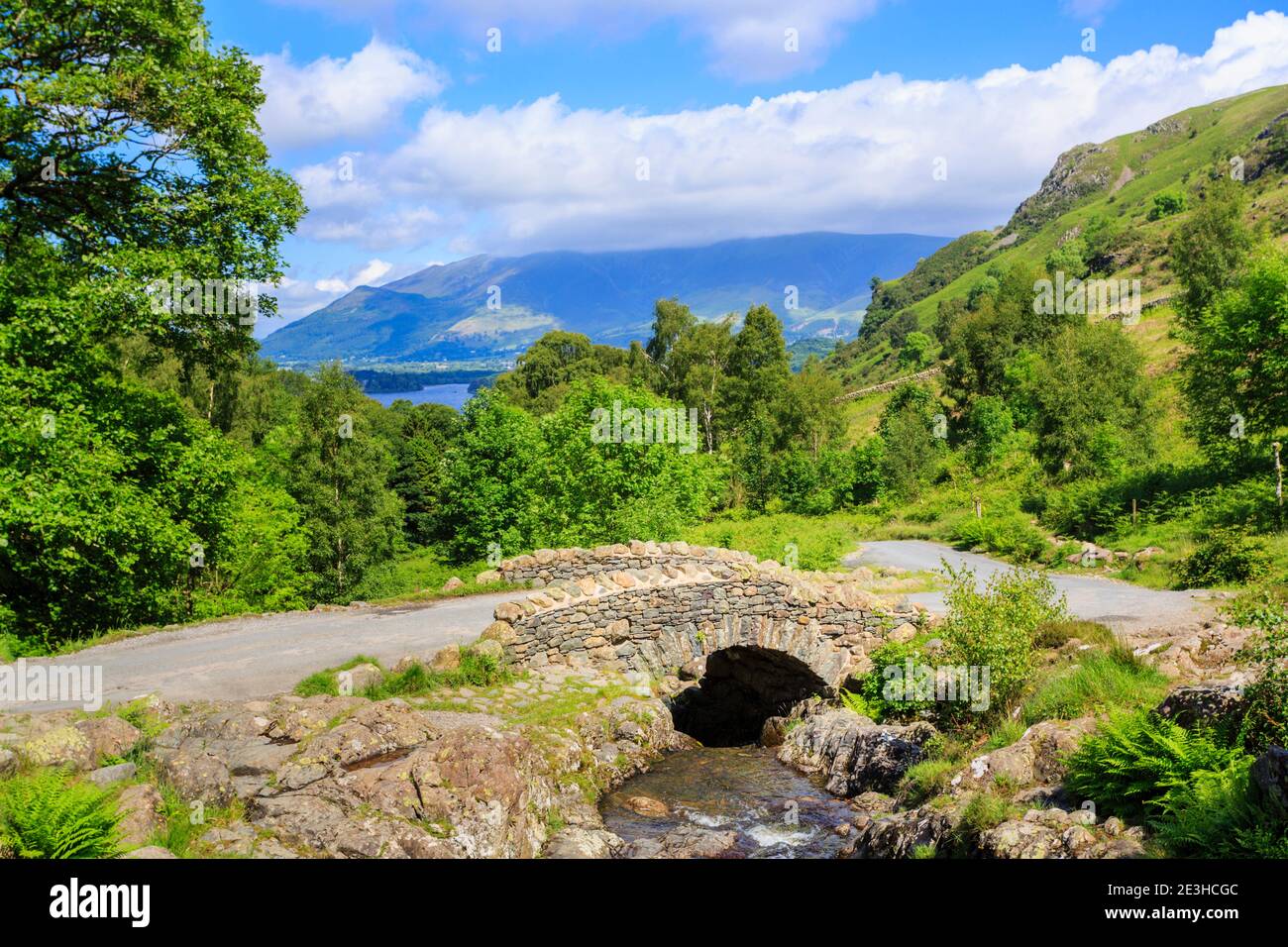 View of iconic Ashness Bridge, the traditional stone-built bridge in ...