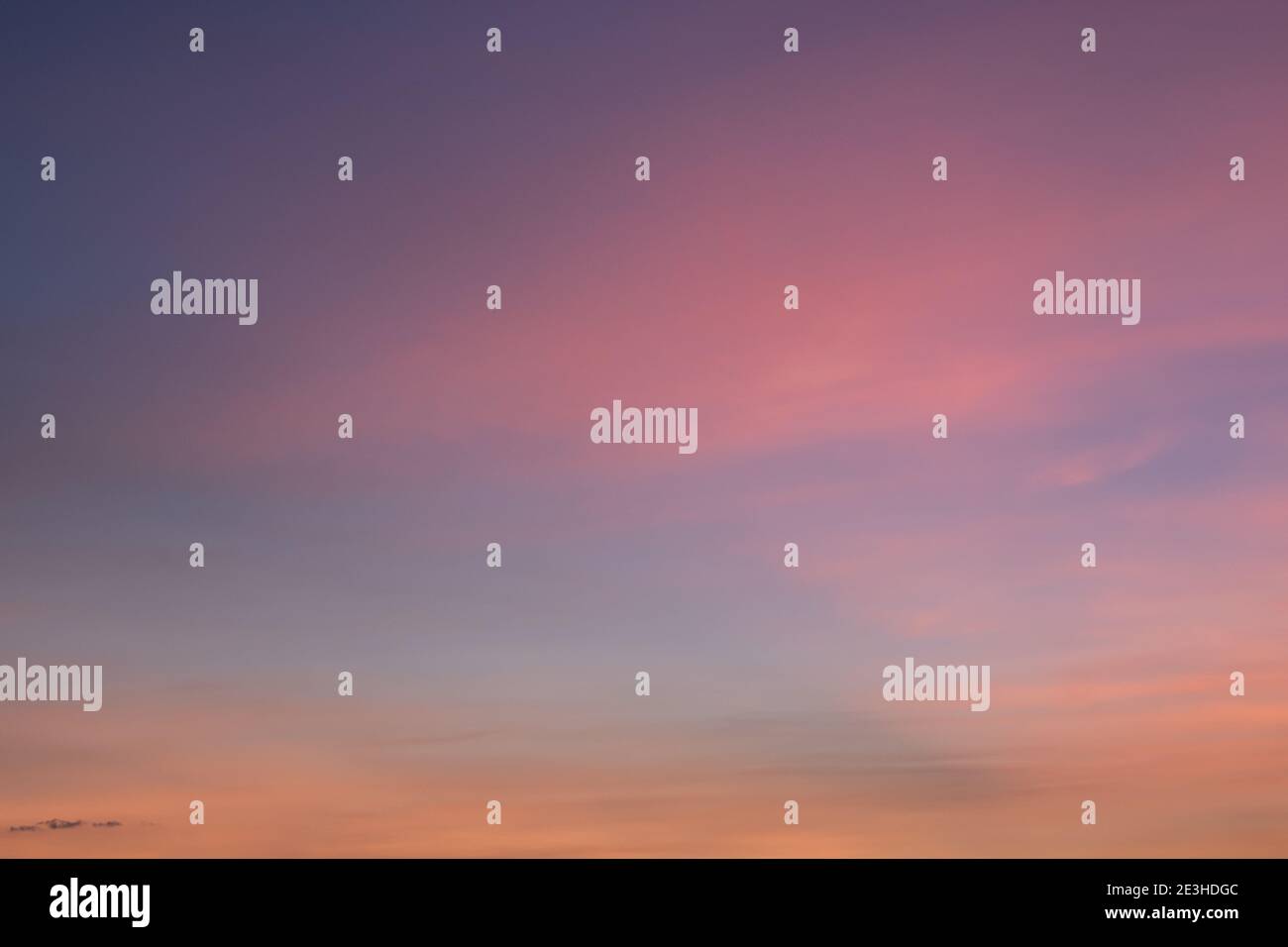 Soft sunset sky background hi-res stock photography and images - Alamy