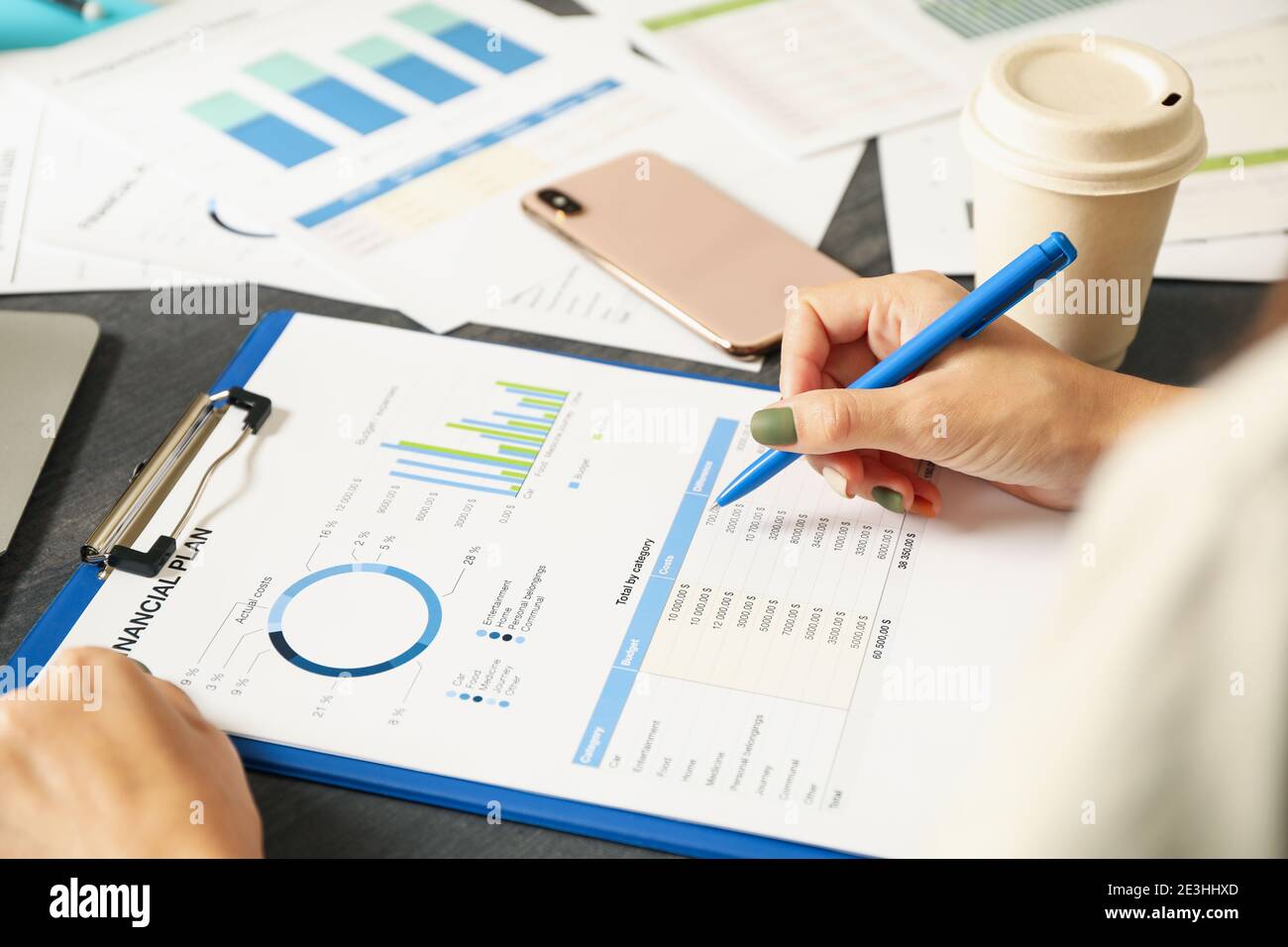 Explaining financial report hi-res stock photography and images - Alamy