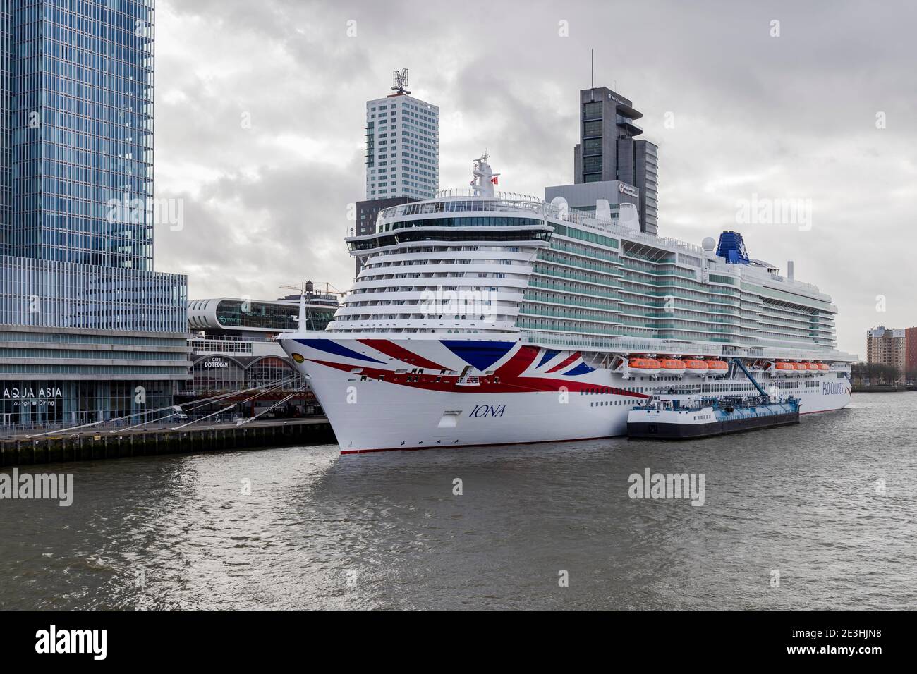 Iona cruise ship hi-res stock photography and images - Alamy