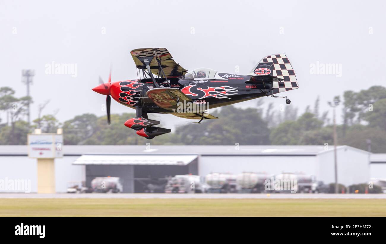 Stuart airshow hi-res stock photography and images - Alamy