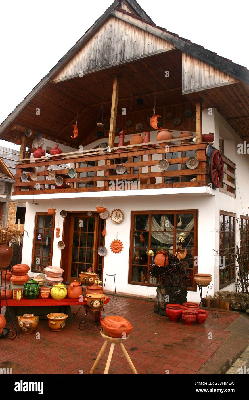 Horezu ceramic hi-res stock photography and images - Alamy