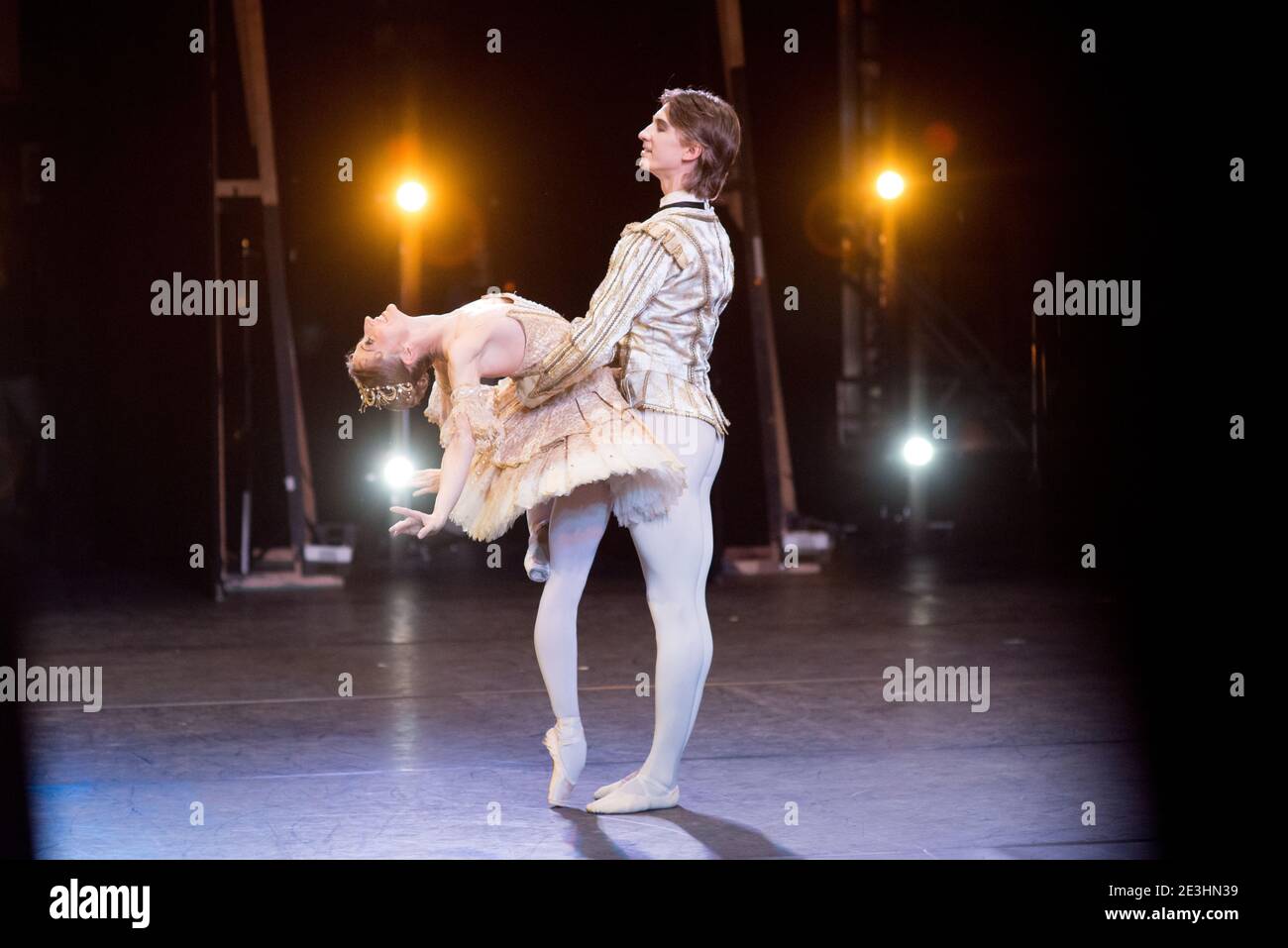 Male ballet duet hi-res stock photography and images - Alamy
