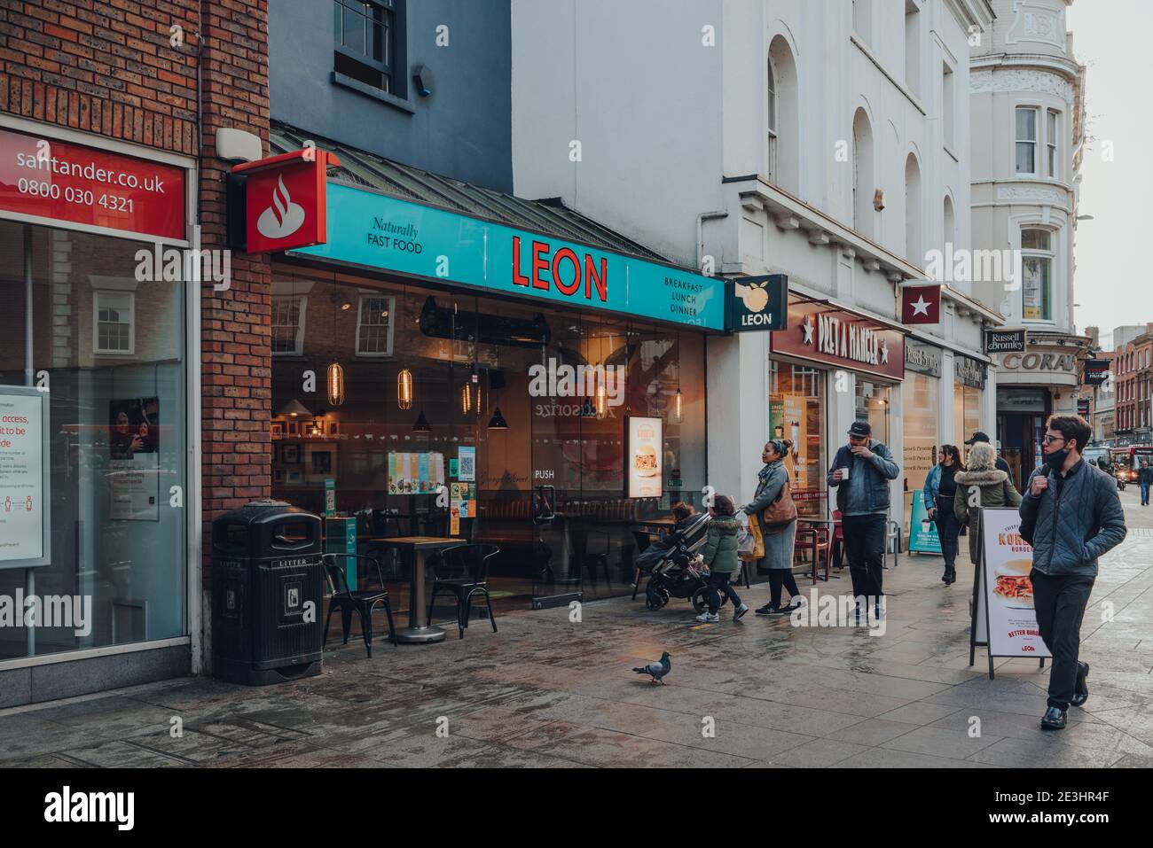 Leon food chain hi-res stock photography and images - Alamy