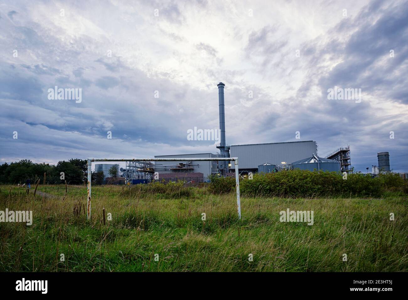 Abandoned sports pitch hi-res stock photography and images - Alamy